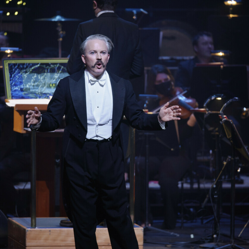 This Way To Christmas! - Theatre Lovett